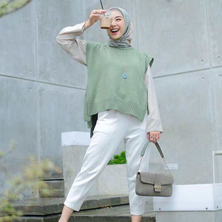 Rompi Tali Rajut Illo Vest Knit Rompi Andin Vintage Basic Fashion Outer ...