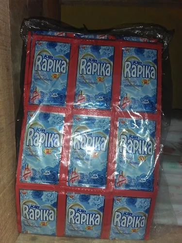 Rapika Biang Pelicin Pakaian Rapika Cool Blue Renceng isi 12 sachet x ...