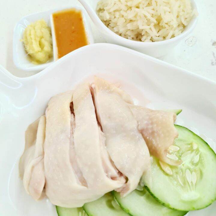 [Foo Kee Hainanese Chicken Rice] 1x Half Hainanese chicken and 1 x Thai ...