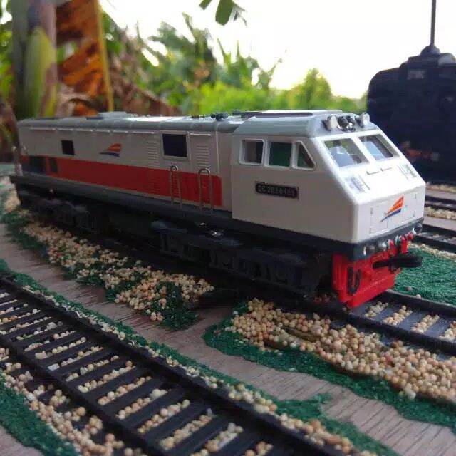 miniatur lokomotif cc201 bermesin | Lazada Indonesia