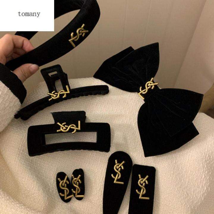 TOMANY ตัวอักษรโลหะ ที่หนีบผมกำมะหยี่สีดำ คว้าคลิปหนีบ กิ๊บติดผม กิ๊บ ...