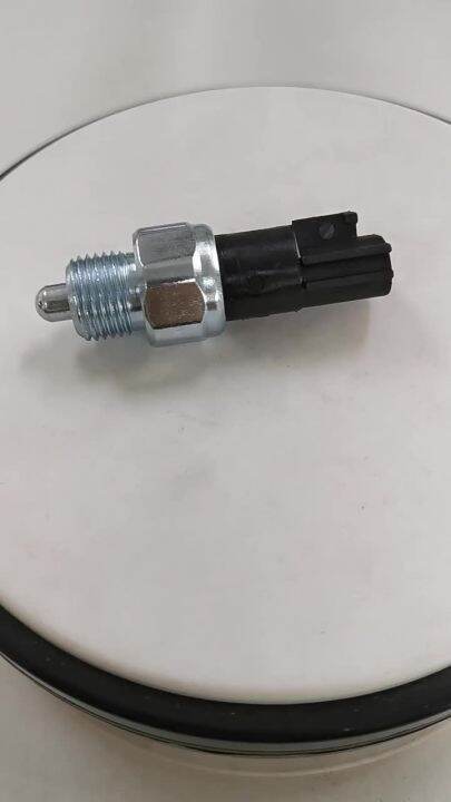 สำหรับนิสสัน NP300 สวิตช์ไฟถอยหลังรถยนต์ 32005-7S11A 320057S11A ...