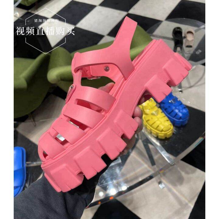 Pig Taotao purchasing PRADA Prada 2022 new black triangle logo hollow ...
