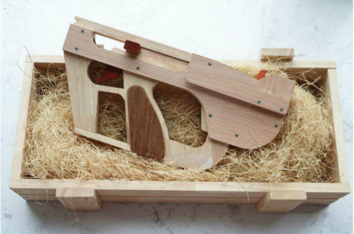 Repeated rubber band gun submachine gun model wooden gun toy gun firing ...