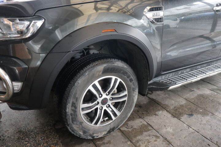 Ford Ranger 2016 to 2021 Fender flare with reflector | Lazada PH