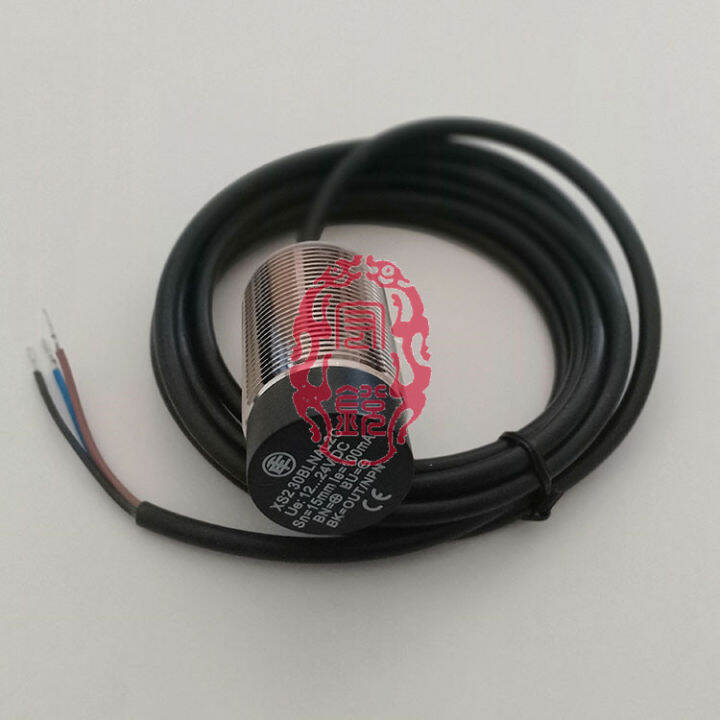 With handrail sensor, main engine speed switch, escalator steps are ...