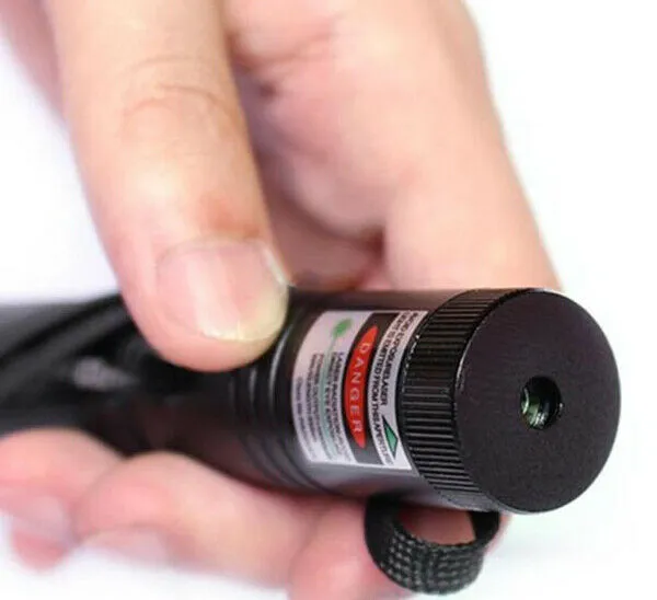 Gadget Laser Torch Green เลเซอร์แสงสีเขียว+ถ่านชาร์จ 2500mAh+เครื่อง ...