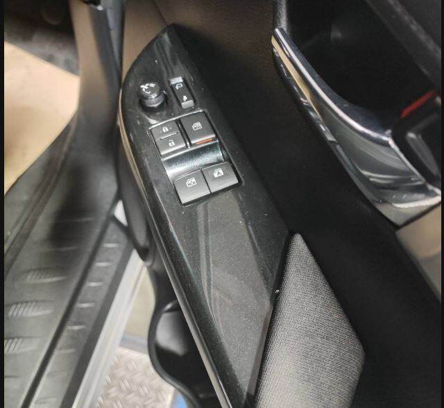 (ของแท้) 74231-0K591 ฝาครอบแผงสวิตซ์ปรับกระจก แบบมีที่กดพับกระจก สีดำ ...