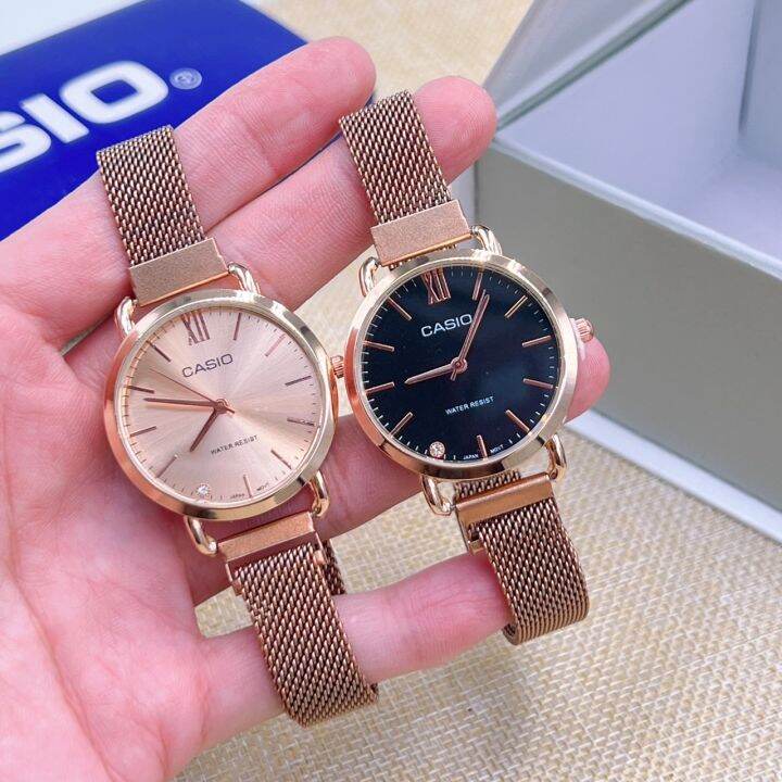 Watchtime นาฬิกาข้อมือสำหรับผู้หญิง หน้าปัดขนาด 32มม. สายแม่เหล็ก ใส่ ...