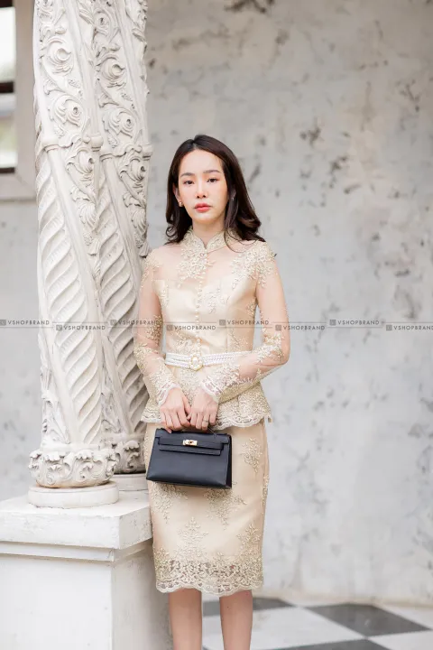 VShop Set ชุดไทยประยุกต์ สื้อลูกไม้ปักดิ้นรอบตัว ชายใส่ผ้าเชิงลูกไม้ ...