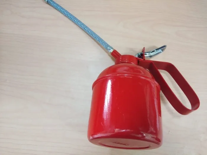 OLI GUN MERAH TERSEDIA 2 UKURAN/WADAH OLI/TEMPAT OLI/TEMPAT MINYAK ...