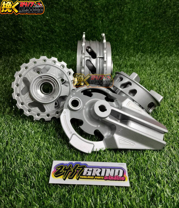 YASAKI LIGHTEN HUB SET ( GEAR TYPE ) THAILAND ORIGINAL ( SILVER ) FOR HONDA WAVE 125 / RAIDER ...