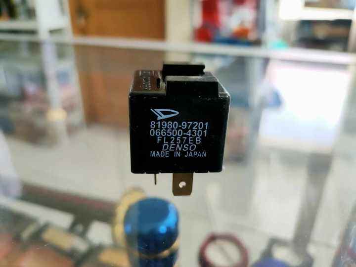 DENSO FLASHER RELAY 3pin 12.8V (81980-97201) (1pc only) | Lazada PH