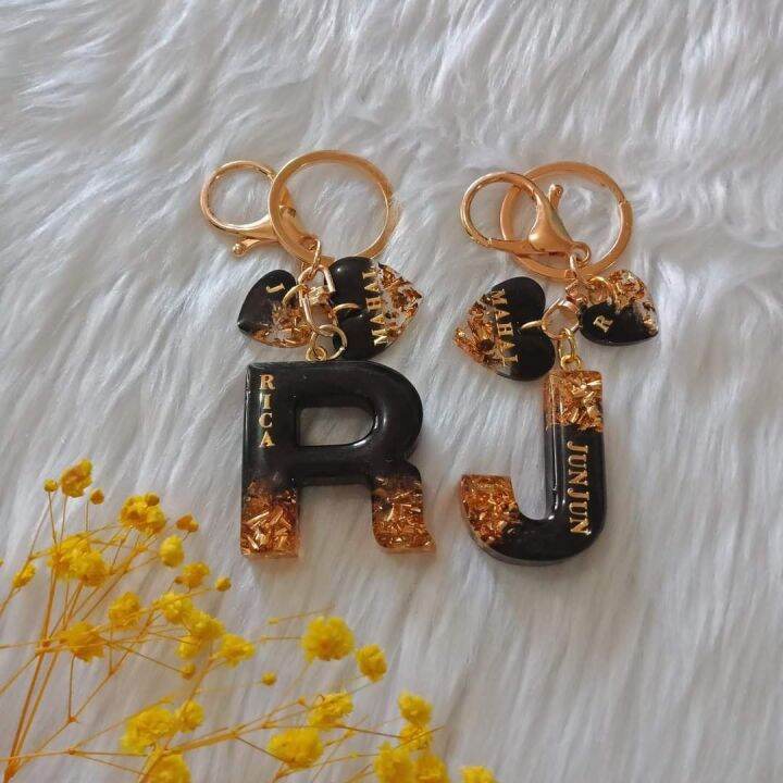 PERSONALIZE AND CUSTOMISE RESIN HANDMADE LETTER KEYCHAINS AND ...
