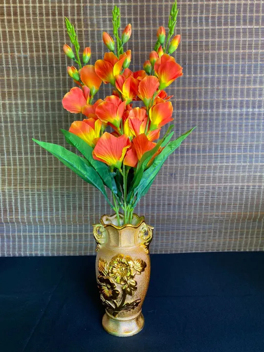 ရွှေချထားတဲ့ ပန်းအိုး ၁ လုံး၊ အမြင့် ၈ လက်မ ชุดแจกันดอกไม้ ลายดอกไม้ เคลือบสีเงินและสีทอง ขนาด