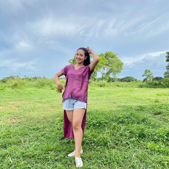 เสื้อผู้หญิง เสื้อแฟชั่นผ้าไหม E08 งานผ้าไหม สวมใส่สบาย หน้าสั้น หลังยาว ความยาวเสื้อด้านหน้า 23 ...