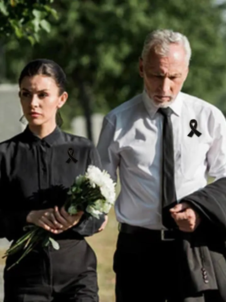 Black Ribbon Mourning Pin