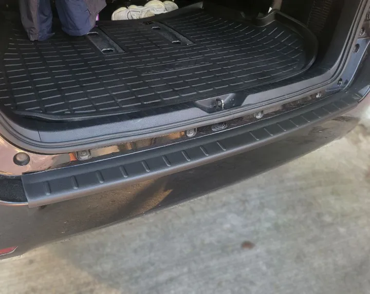 Toyota Innova 2016 to 2018 Black Shark Rear Stepsill Bumper Guard ...