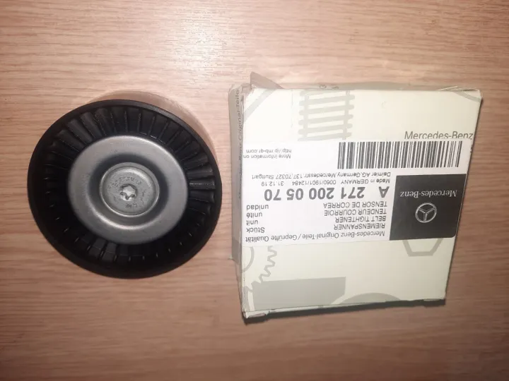 Buly đỡ dây curoa Mercedes động cơ M271 mã A2712000570 | Lazada.vn