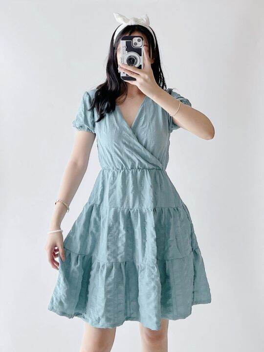 ALIY DRESS[LW]Model Height : 5’5 Free size: fits Small up to large ...