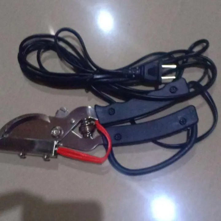Alat Listrik Potong Gunting Ekor Babi Pig Piglet Tail Cutter Pigtail ...