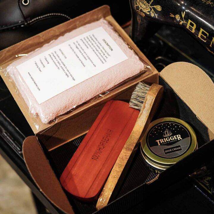 ชุดครีมไขปลาวาฬขัดรองเท้า ไขวาฬบำรุงกระเป๋า Trigger Clean&Care Kit ...