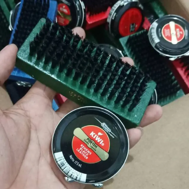 Kiwi Paste Semir Sepatu Hitam 17,5 mL Dan Sikat | Lazada Indonesia