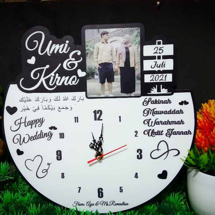 KADO PERNIKAHAN, KADO ULANG TAHUN JAM DINDING LASER UV CUSTOM SESUAI ...
