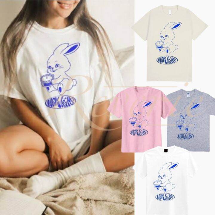 ข้อเสนอพิเศษ เสื้อยืดแฟชั่น Baju KAOS NEWJEANS BUNNY RABBIT CAKE TOKKI ...