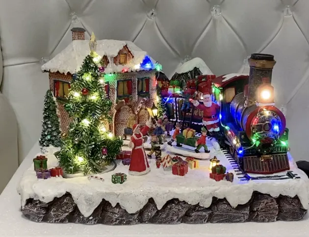 2021 EAS CV Christmas Village Train station with santa + Lights and ...