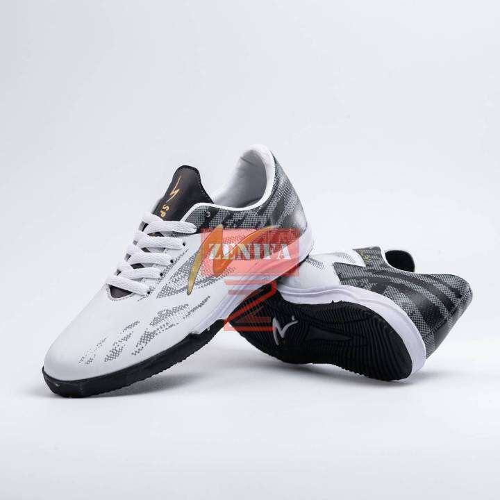 SEPATU FUTSAL SPECS LIGHTSPEED OMEGA RUNTUBOY IN CLOUD CREAM BLACK ...
