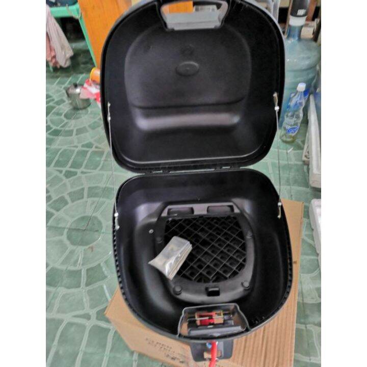 UNIVERSAL GIVI BOX W/BRACKET | Lazada PH