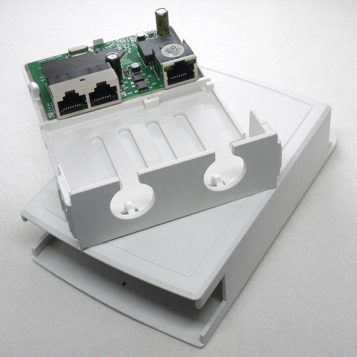 1 To 2 Gigabit PoE Extender Cascade outdoor rainproof 3-port PoE switch ...