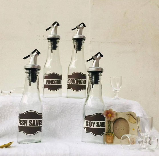 4 in 1 Mini Size Seasoning Bottle Jar Crystal Clear Nuzzle Bottle ...