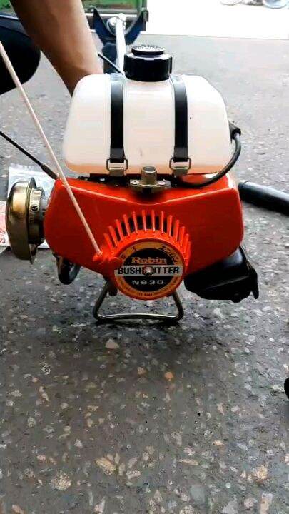 เครื่อง ตัด หญ้า มือ...2...ญี่ปุ่น Robin NB30, NB03 สภาพ นางฟ้า เกรด พร ...