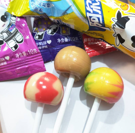 P118 Fruit Milk Lollipop ลูกอม อมยิ้ม 1ห่อ 20ชิ้น ลูกอมรสนม ลูกอมผลไม้ 10g อมยิ้มสายรุ้ง ขนมราคา ...