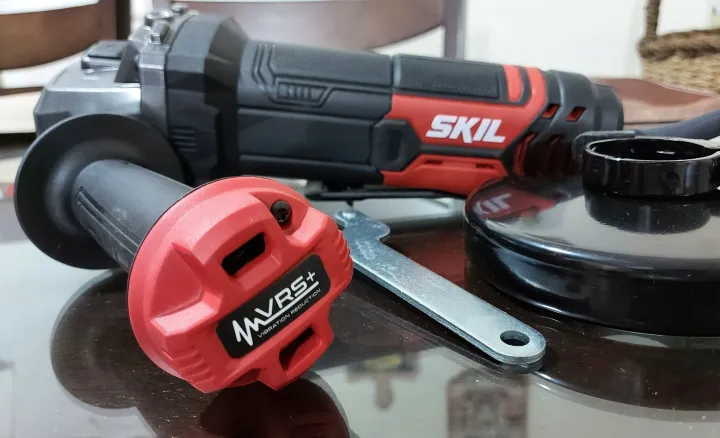 SKIL 850W ANGLE GRINDER 5" (125mm) with Variation Reduction System ...