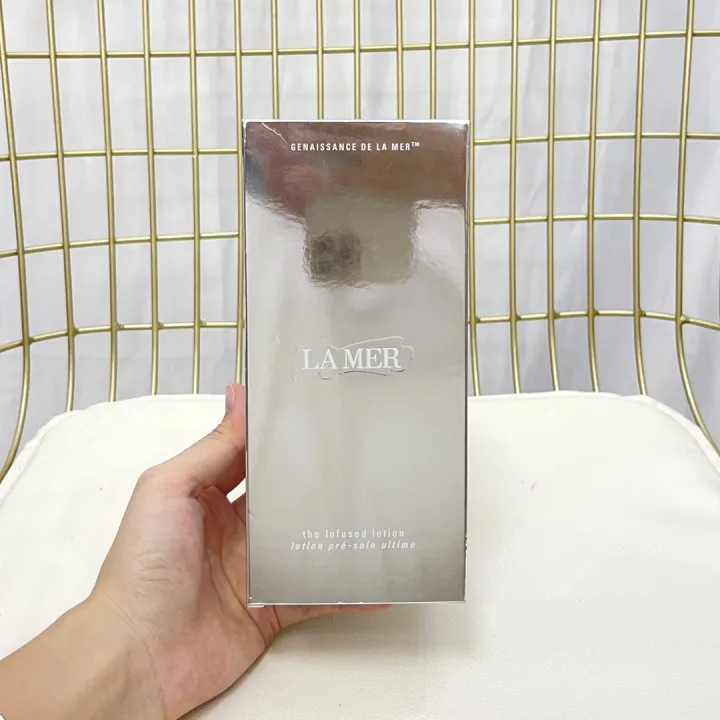 LA MER sea blue mystery gilt glow essence water 150ml moisturizing ...