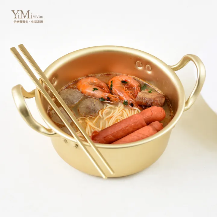 South Korea instant noodles pot Tik Tok with Korean online celebrity ...