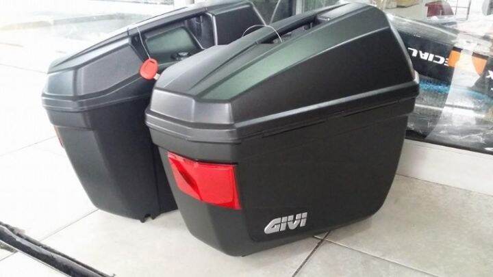 Box Motor Givi E22N Mika Merah | Box Givi E 22| Box Touring Sidebox ...