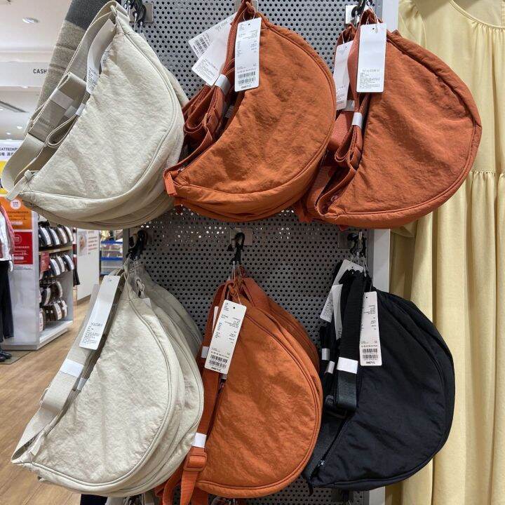 Japan UNIQLO U home fitting room 22 men and women type bag shoulder bag ...