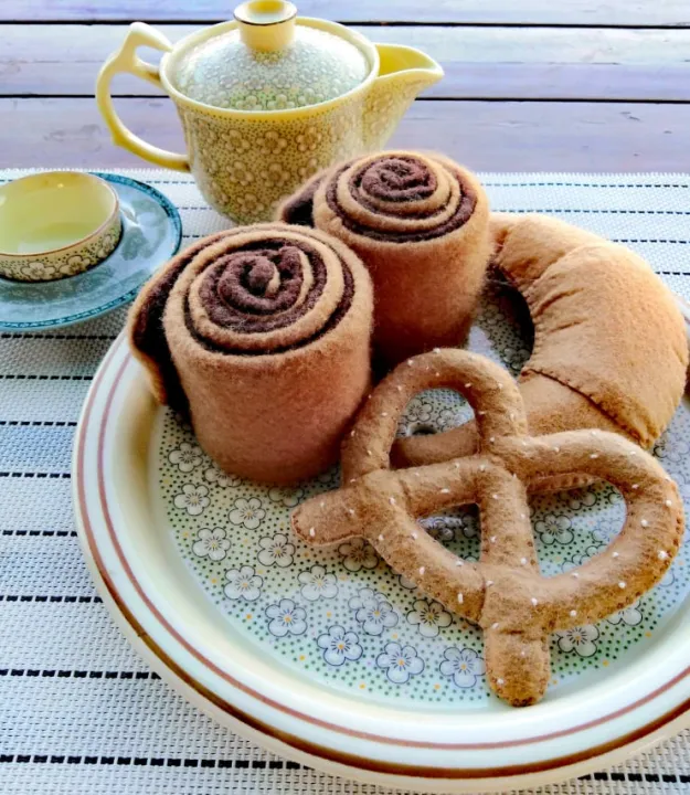 Handmade Felt Food Cinnamon Croissant Pretzel Set Pretend Play Toys ...