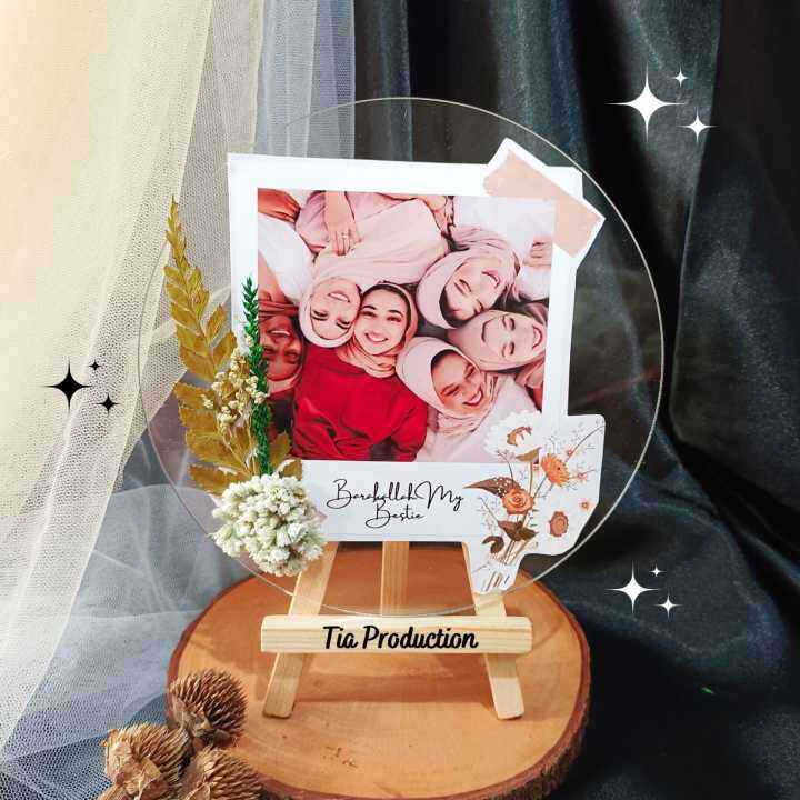 Gift Box Akrilik stand Wood Holder Acrylic Vinyl /Kado Akrilik Custom ...