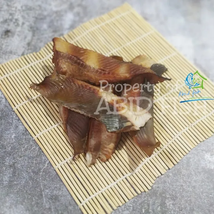 ikan asap pari bagian sirip / ikan panggang / ikan pari asap/ ikan pe ...