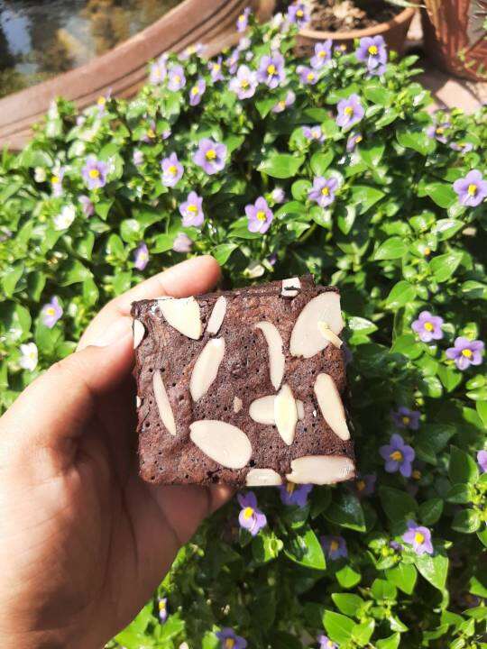 Brownie Almond🍫🍫 บราวนี่ชิ้นสี่เหลี่ยมออริจินอลอัลมอน Th