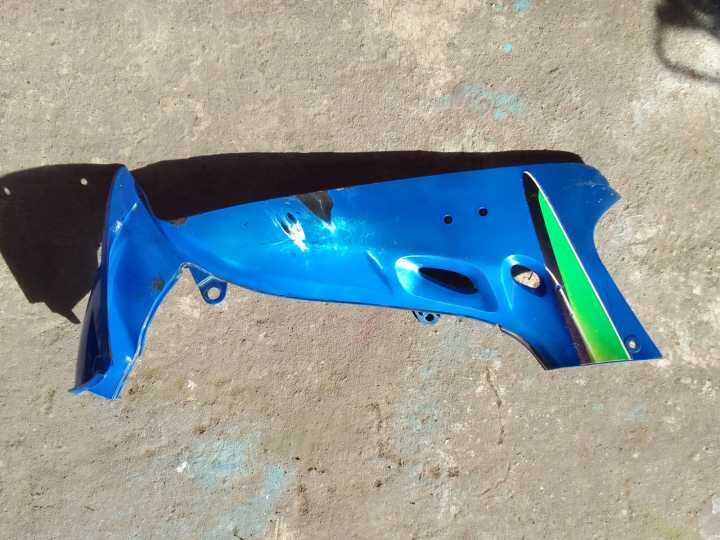 Cover sayap dalam Suzuki shogun R 110 striping original biru | Lazada ...