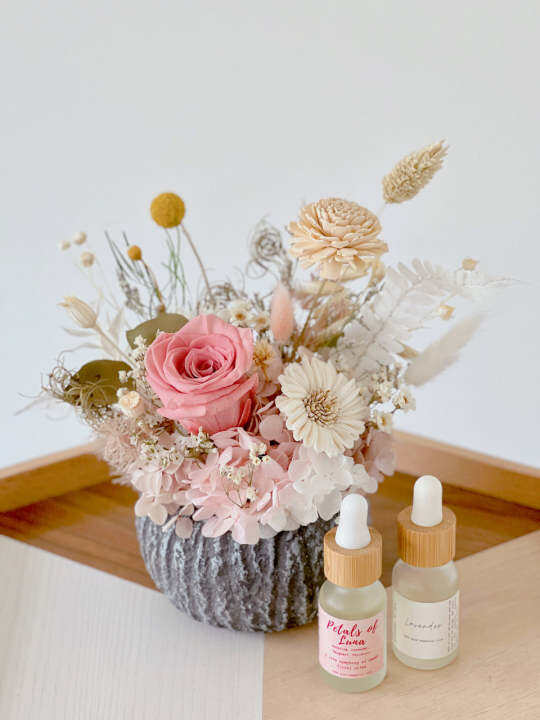 Moon Fleur x Sonder & Two: Alluring Vase (Scented) x Essential Oil ...