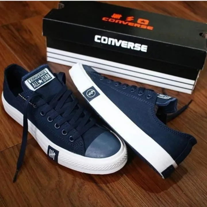 sepatu sneakers terbaik dengan warna biru yang menarik tampilan clasic ...