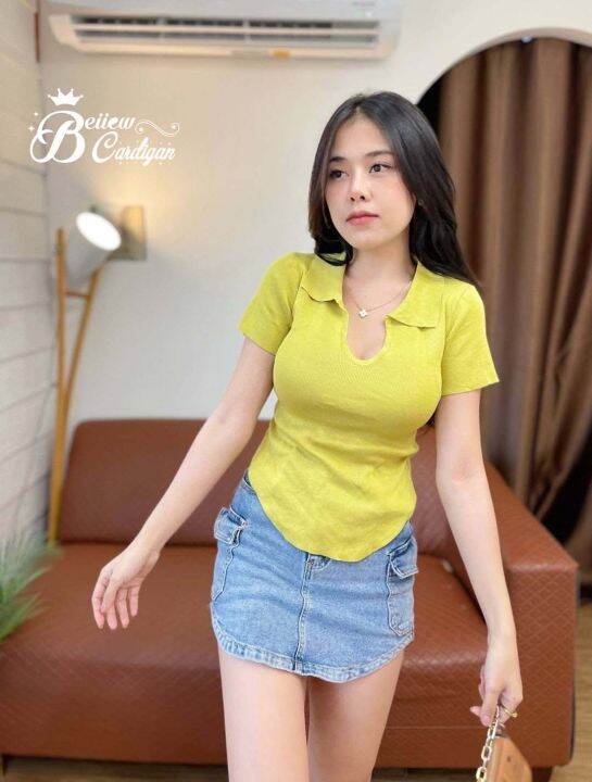 Risara🧸เริ่ดไปอีก งานแฟชั่น นิวส์เทรนด์ งานผ้าไหมพรม ทรงคอวี แต่งทรงโปโลคอปกแขนสั้น เป็นงานผ้าสี ...