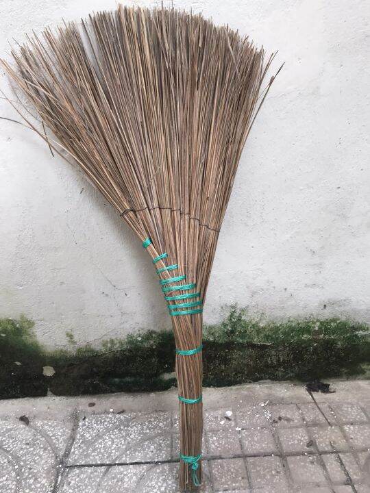 Chổi dừa Bến Tre, chổi quét sân vườn, hàng dày dặn, không bị sút cán ...
